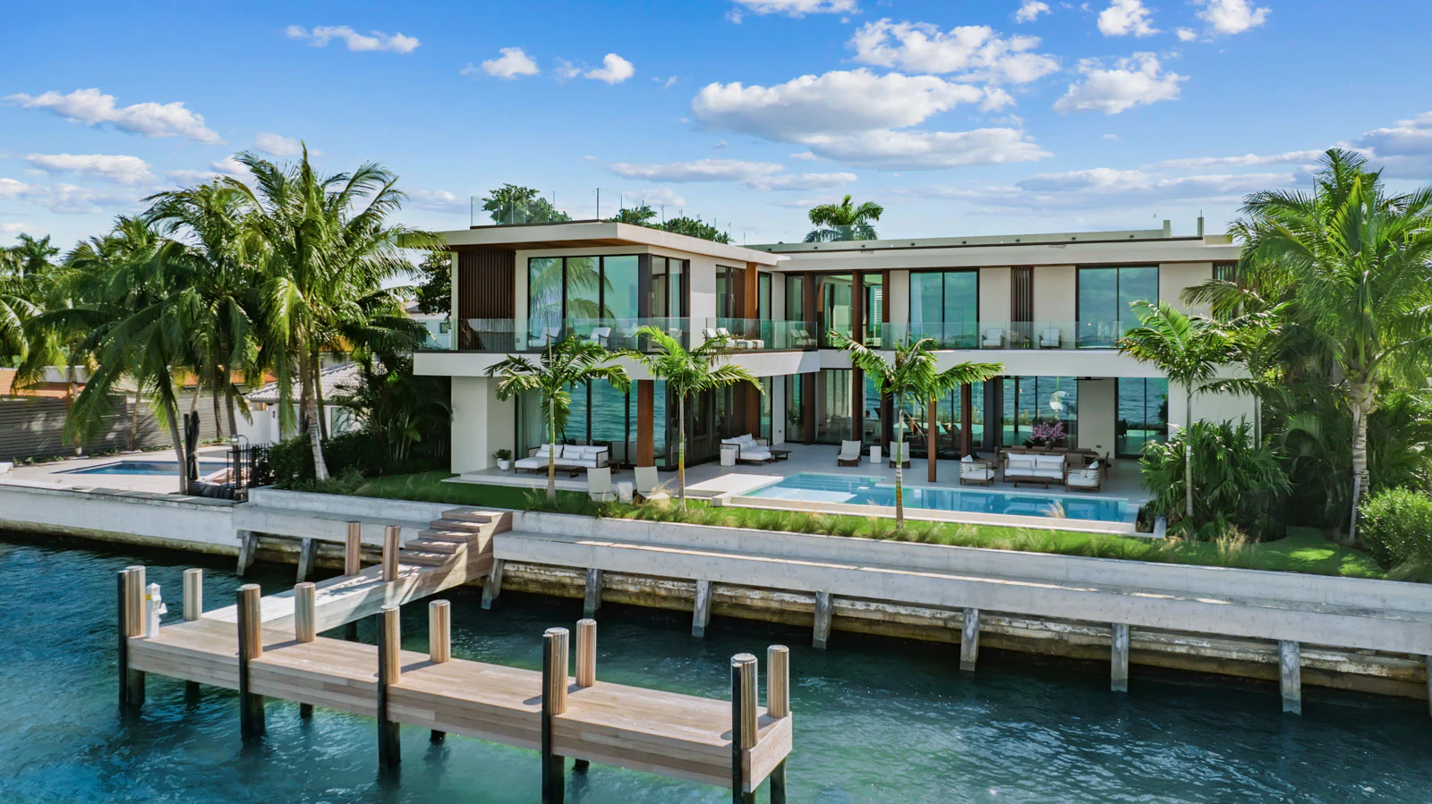 Waterfront Rentals with Private Docks in Miami - Villa Pads